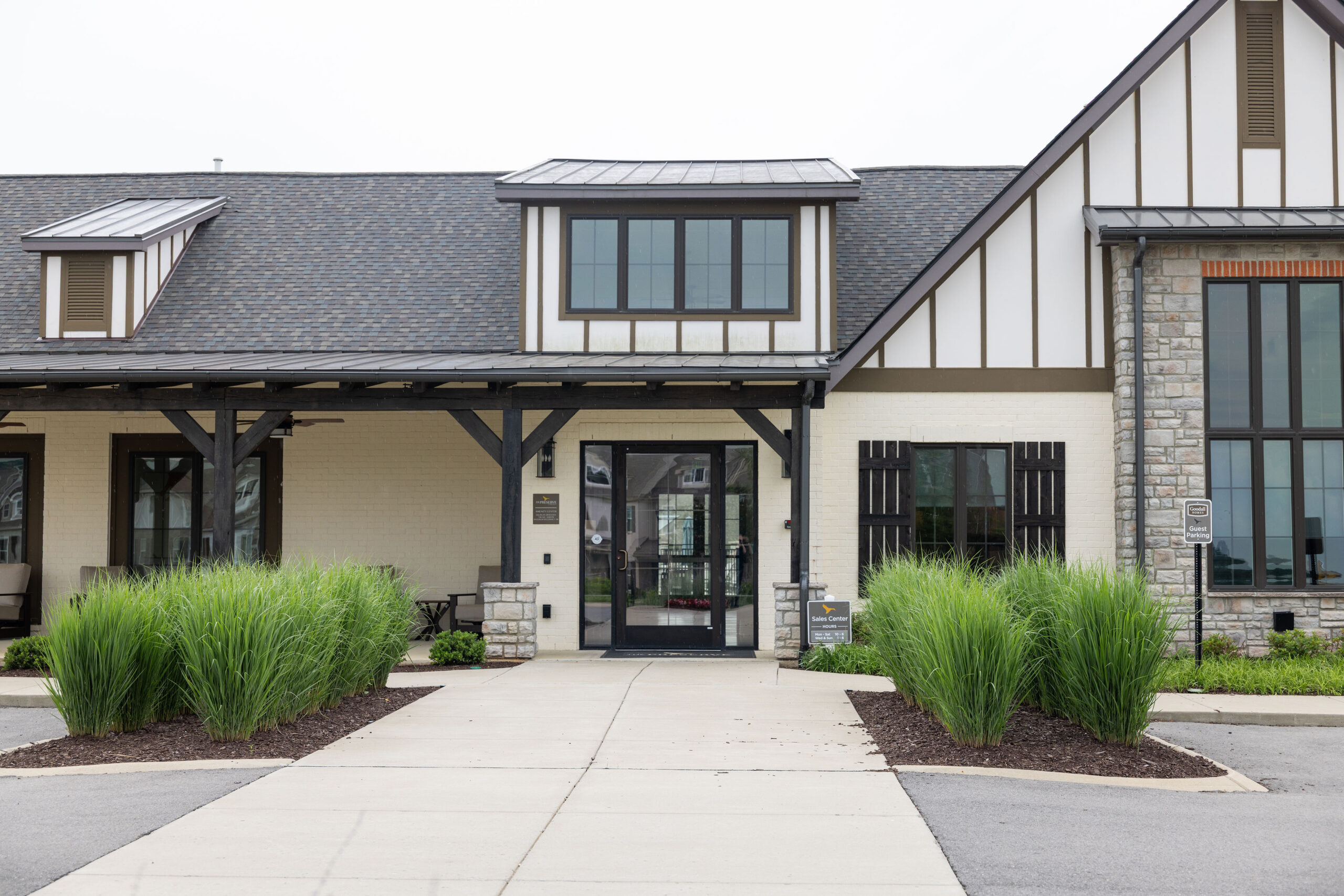 Best Winter Plants for High-Visibility Commercial Entrances in ...